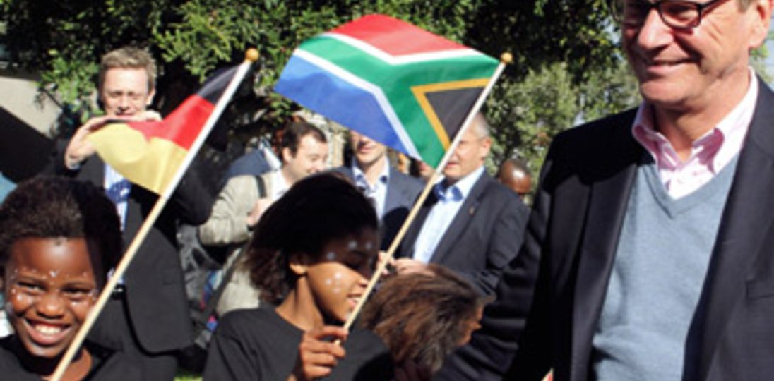 Außenminister besuchte iThemba Labantu