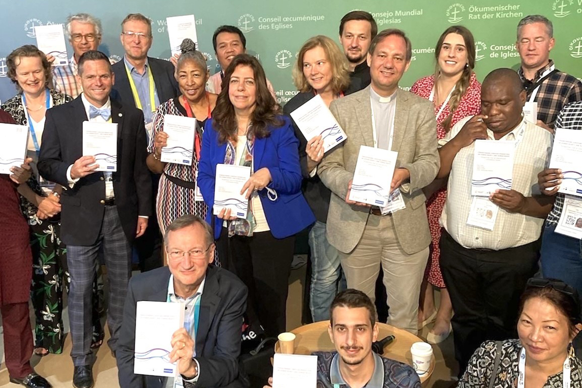 In Karlsruhe vorgestellt: Würde braucht Rechte